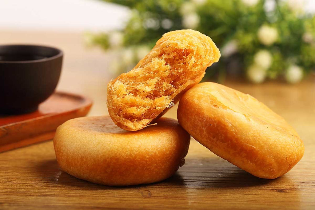 Cake Seasoned w/ Chicken Meat Floss - ขนมเปี๊ยะไก่หยอง – 3 Aunties Thai ...